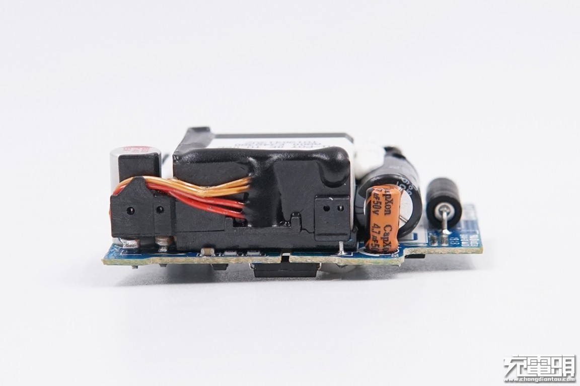 Samsung’s First USB-C Charger (EP-TA800) Teardown Review - Chargerlab