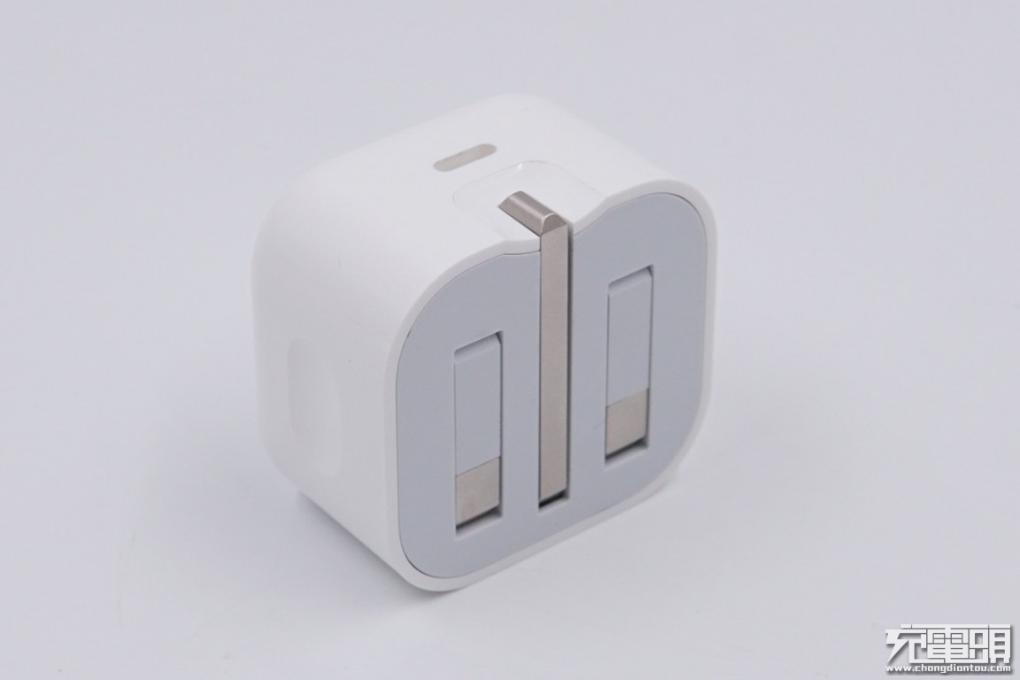 Apple 18W USB-C Power Adapter with Folding Pins Teardown Review: Genius ...