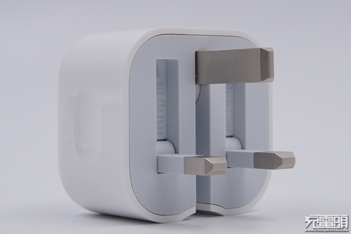 Apple 18W USB-C Power Adapter with Folding Pins Teardown Review: Genius ...