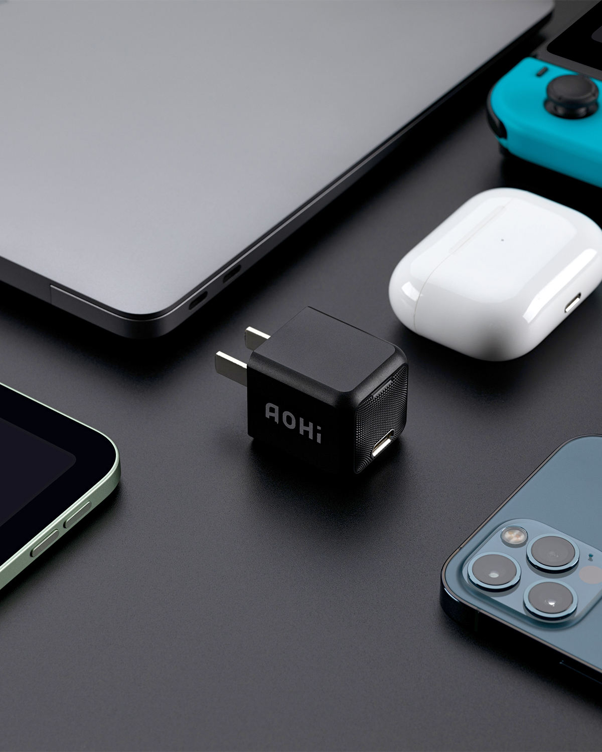 AOHI Magcube 30W, the World's Smallest 30W Fast Charger - Chargerlab