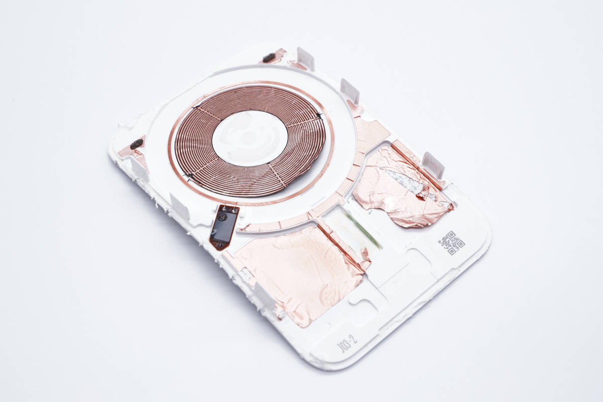 Latest Teardown of Apple MagSafe Battery Pack for iPhone 12 Series ...