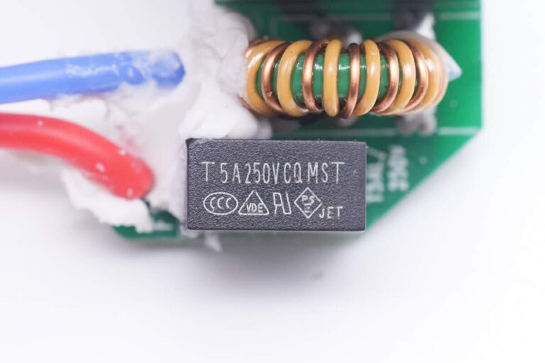 Teardown of Lenovo Legion 140W PD3.1 USB-C GaN Laptop Charger (LA140 ...