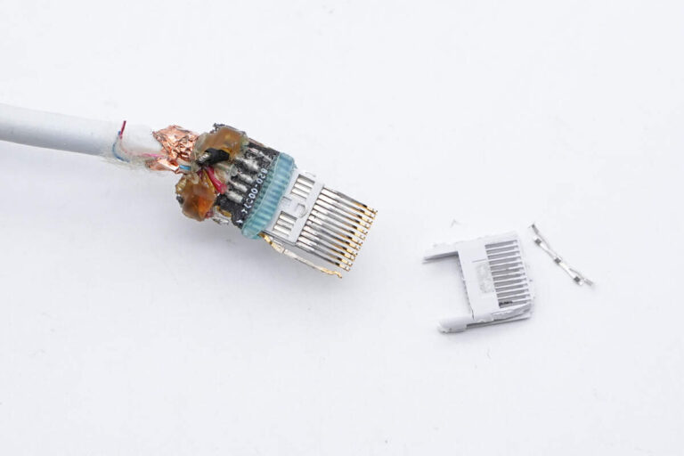 Teardown of Apple Stores Anti-Theft USB Cable - Chargerlab