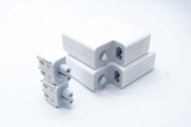 A Closer Look at the Brand New Apple 70W USB-C Power Adapter - Chargerlab