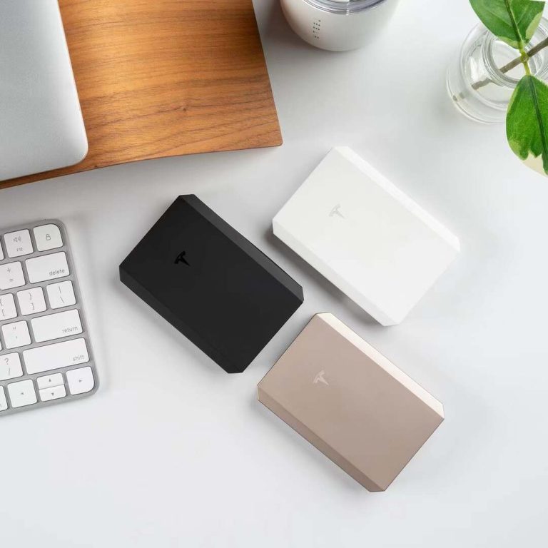 Tesla Unveils Premium Wireless Portable Charger: Sleek Design and High ...