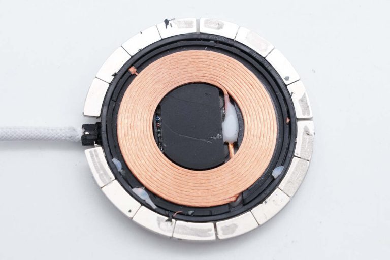 Teardown of Apple 25W MagSafe Charger (HK) (A2580) - Chargerlab