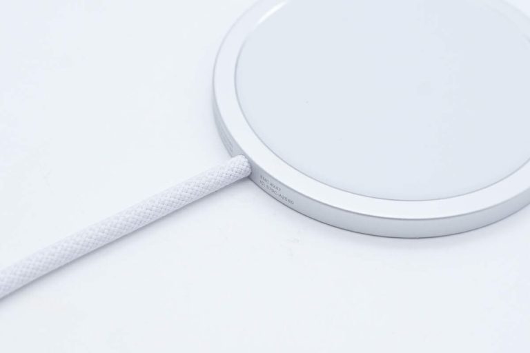 Teardown of Apple 25W MagSafe Charger (HK) (A2580) - Chargerlab