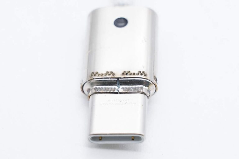 Teardown of Apple 25W MagSafe Charger (HK) (A2580) - Chargerlab